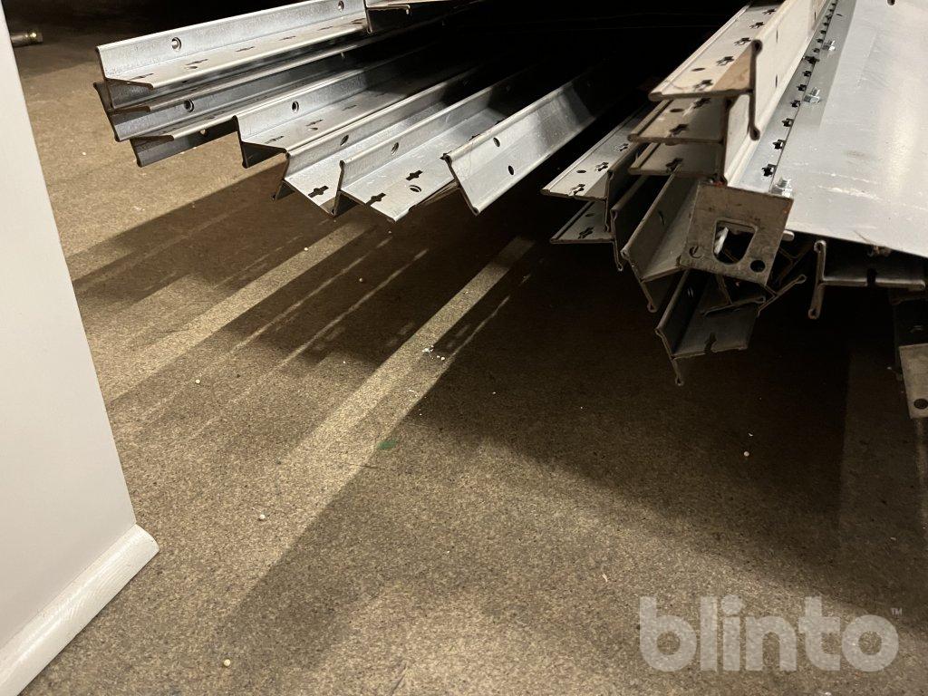 Plåthyllor - Hyllsystem | Blinto auktioner