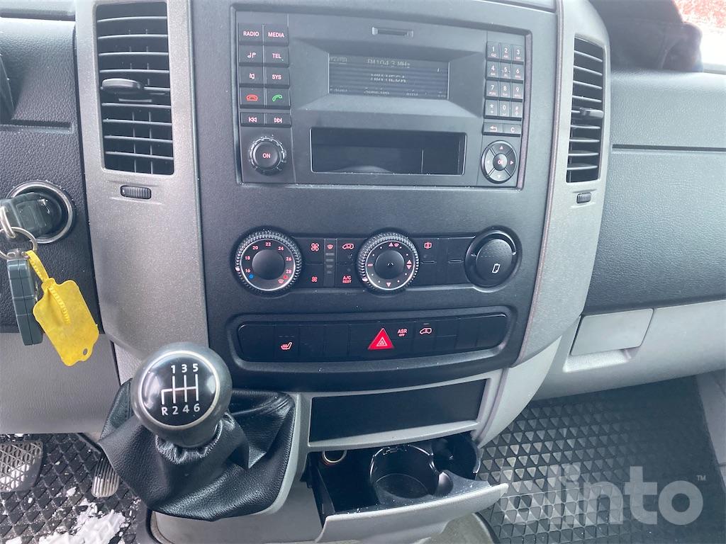 Lätt lastbil - VW CRAFTER 35 CHASSI EH | Blinto auktioner