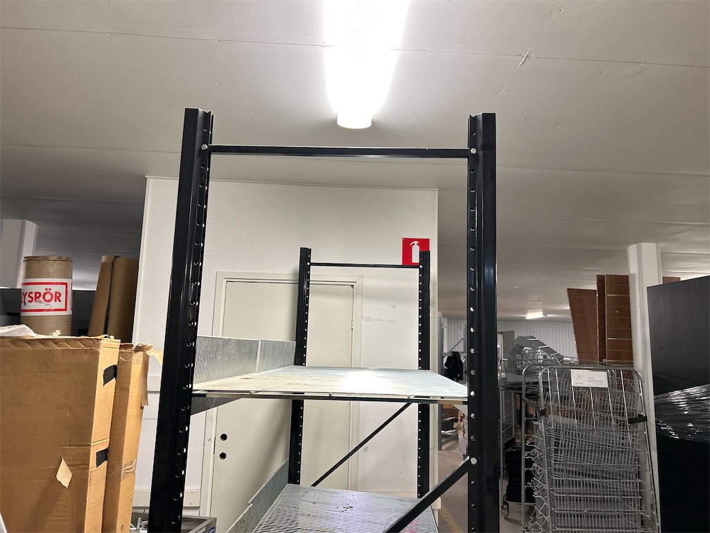 Lagerhyllor - 1900mm | Blinto auktioner