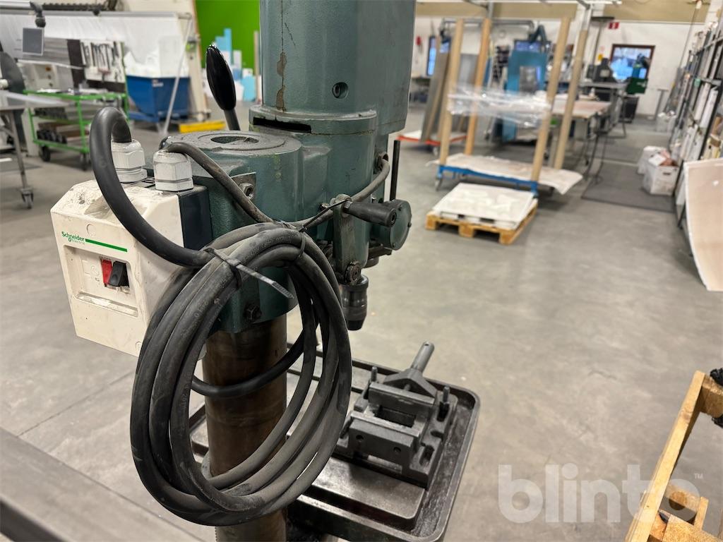 Pelarborrmaskin - Arboga F825 | Blinto auktioner