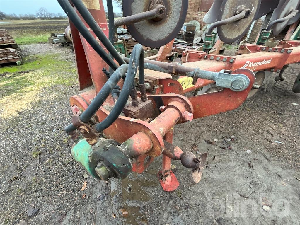 4-Skärig Växelplog - Kverneland Mod. E 160-8 | Blinto auktioner