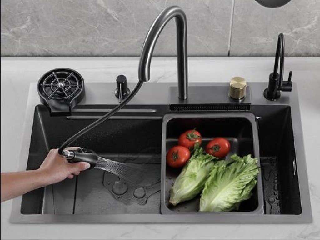 Diskho - Svart i rostfritt- Nytt #2 | Blinto auktioner