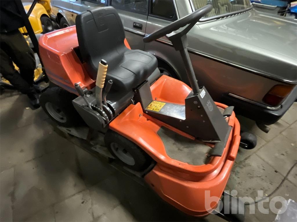 Åkbar Gräsklippare - Husqvarna Rider 850 | Blinto auktioner