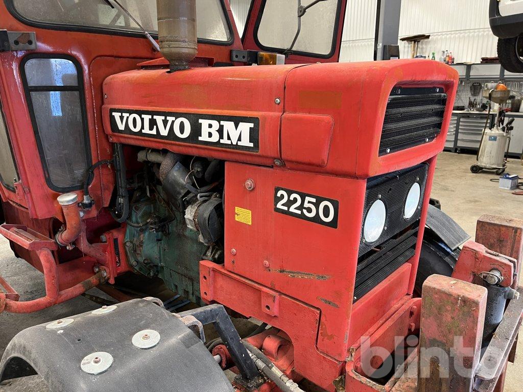 Traktor - Volvo BM 2250 | Blinto auktioner