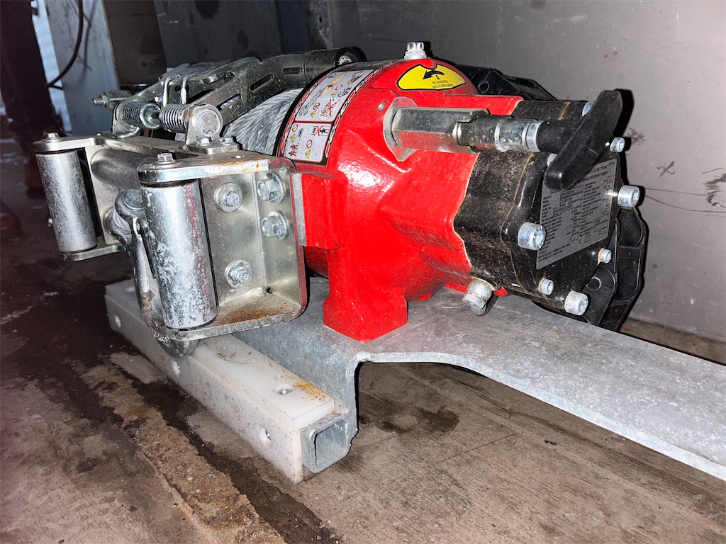 Hydraulisk vinsch - VIME EPH 4500 | Blinto auktioner