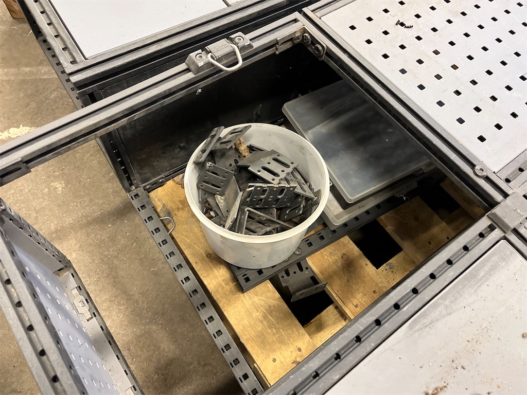 Verkstadsinredning - Modulsystem | Blinto auktioner