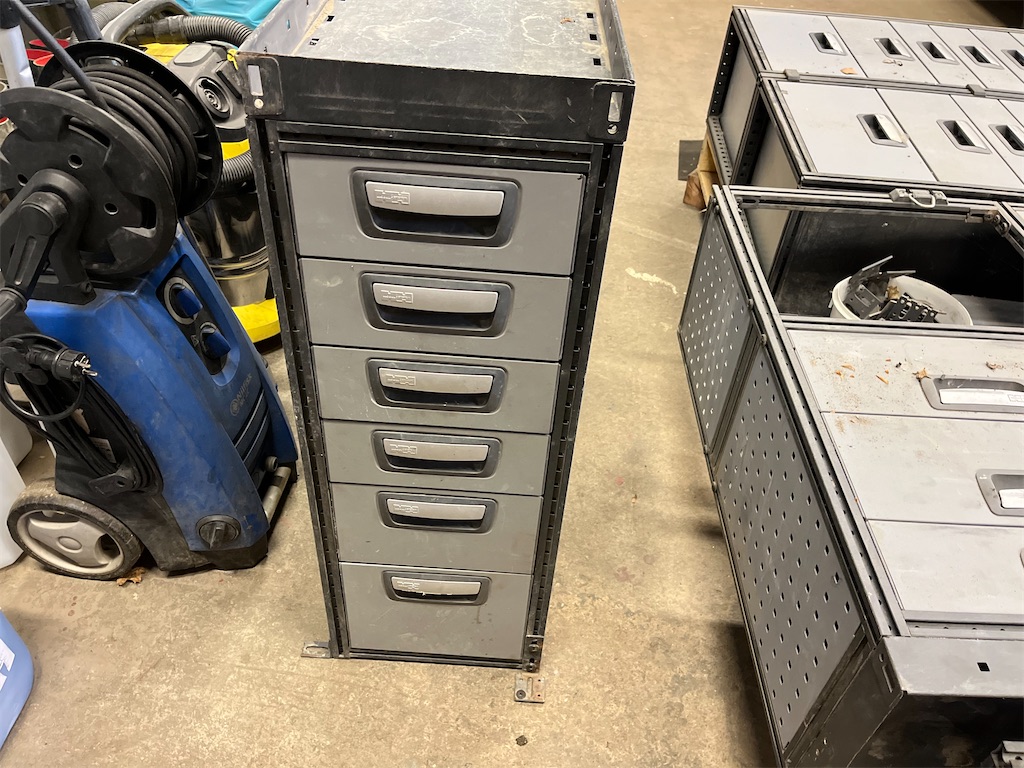 Verkstadsinredning - Modulsystem | Blinto auktioner