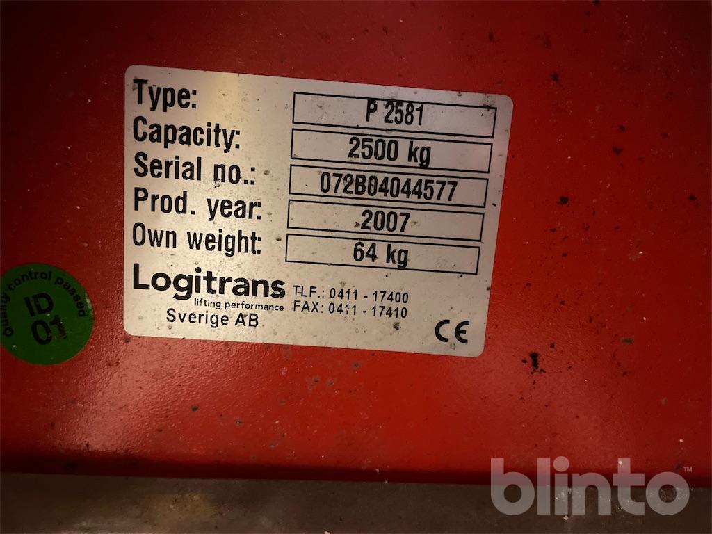 Pallyft - 2 stycken / Logitrans P2581 / samt okänt fabrikat | Blinto auktioner