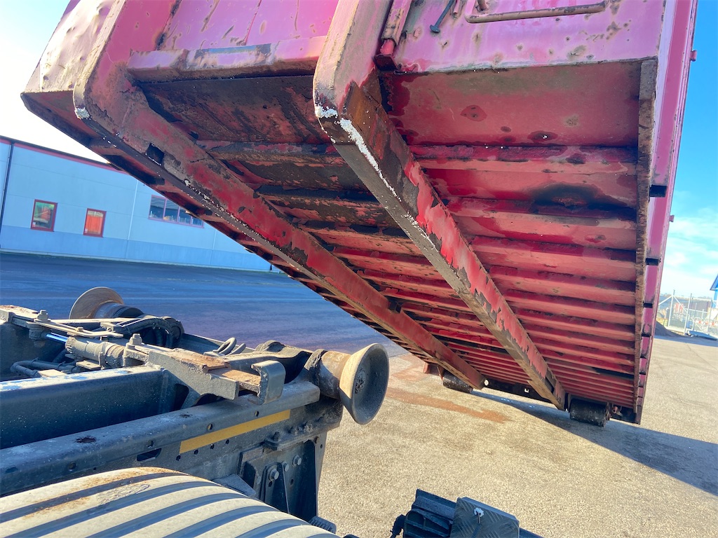 Lastväxlarflak - Tingsryds container 38 kubik | Blinto auktioner