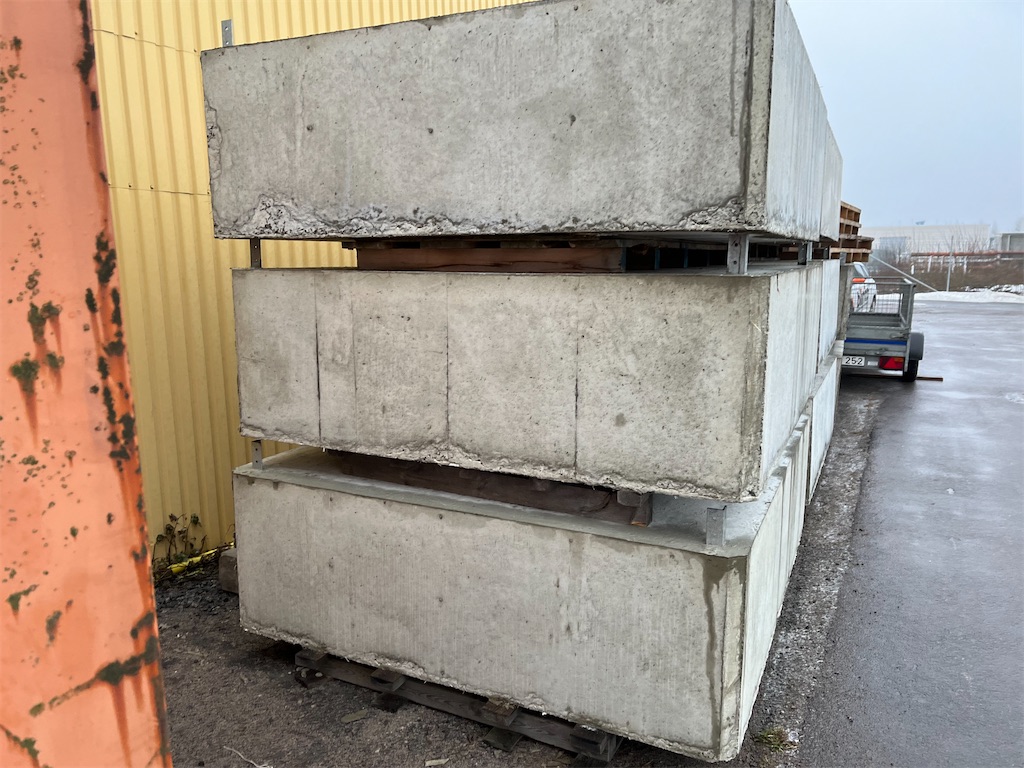 Flytblock - Lukasbygg | Blinto auktioner