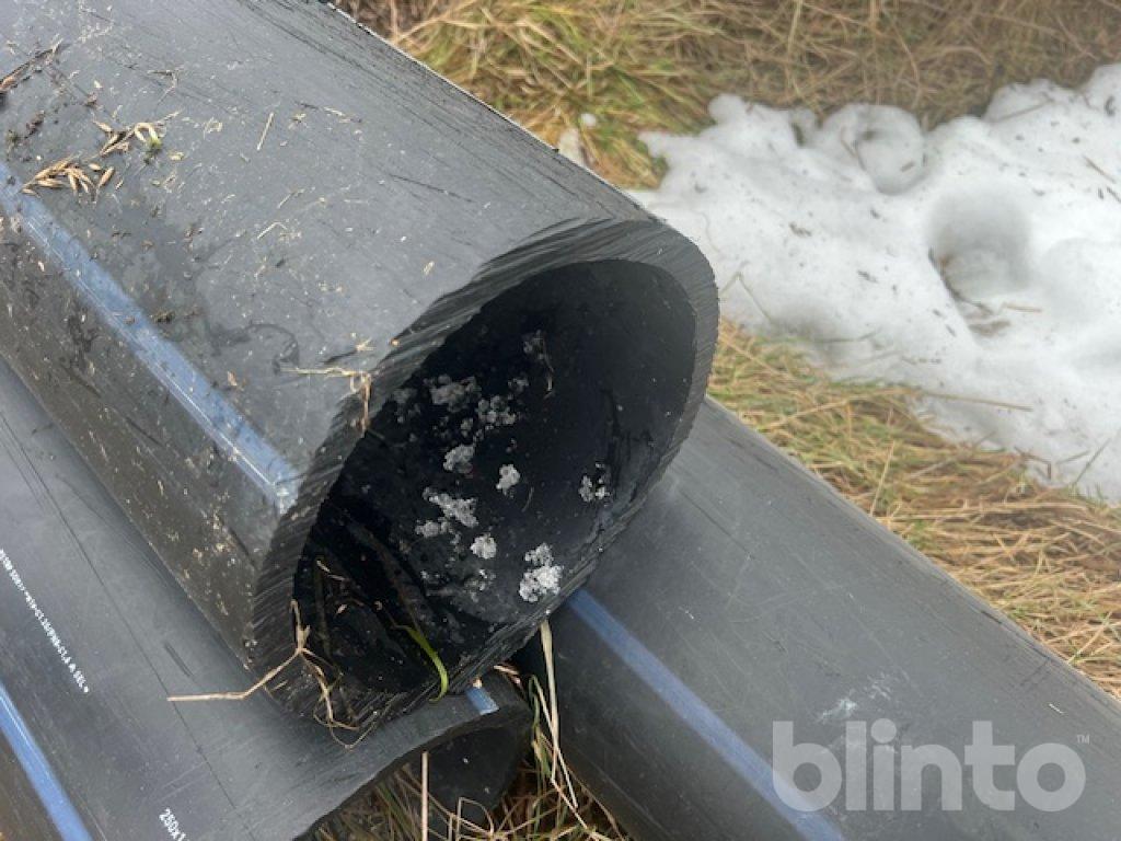 PE rör - 125 meter | Blinto auktioner