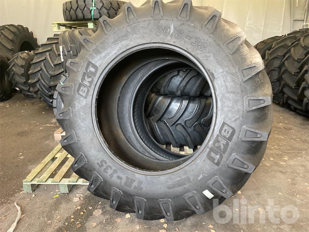 Traktordäck - BKT 20.8-38 | Blinto auktioner