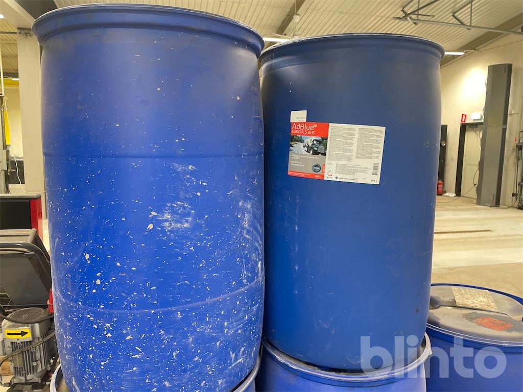 5 plastfat - 205 liter | Blinto auktioner