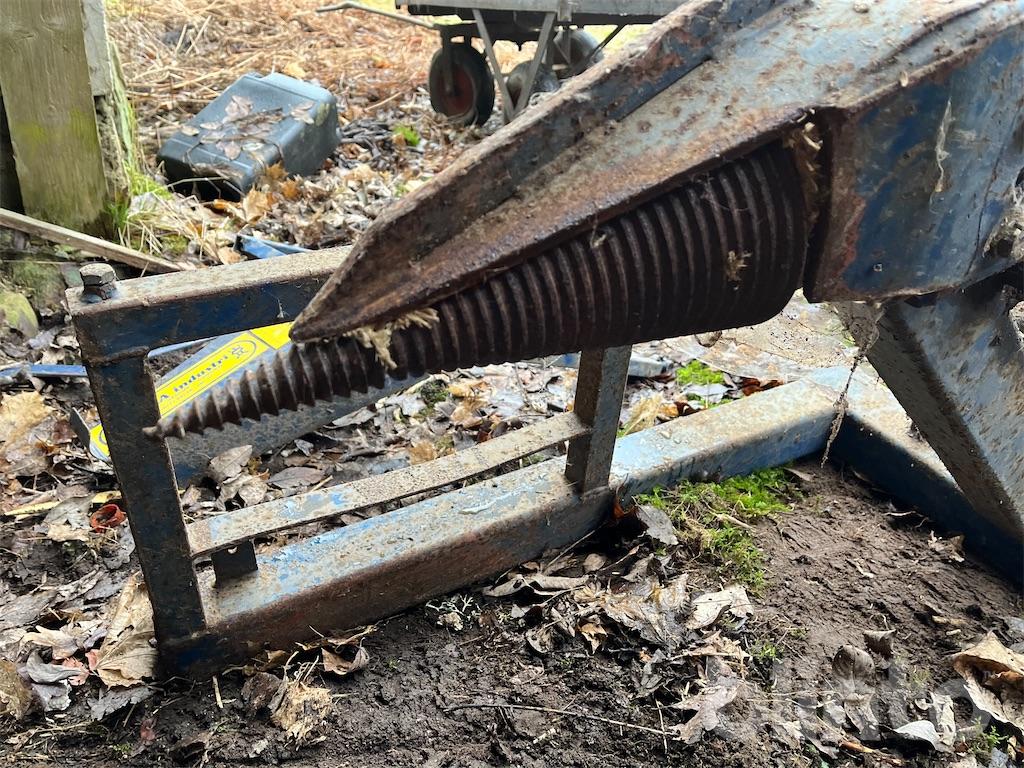 Vedskruv - Jula industri | Blinto auktioner