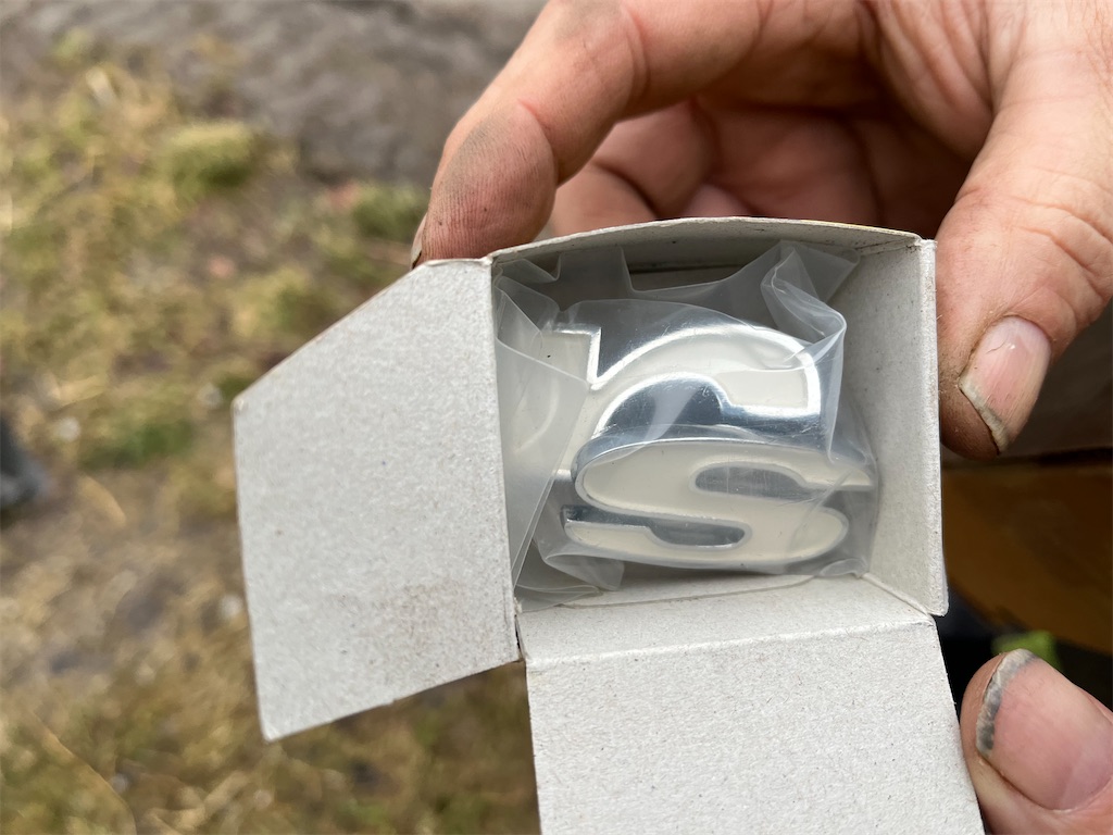 Stänkskärm, emblem - Camaro -67,-68 | Blinto auktioner