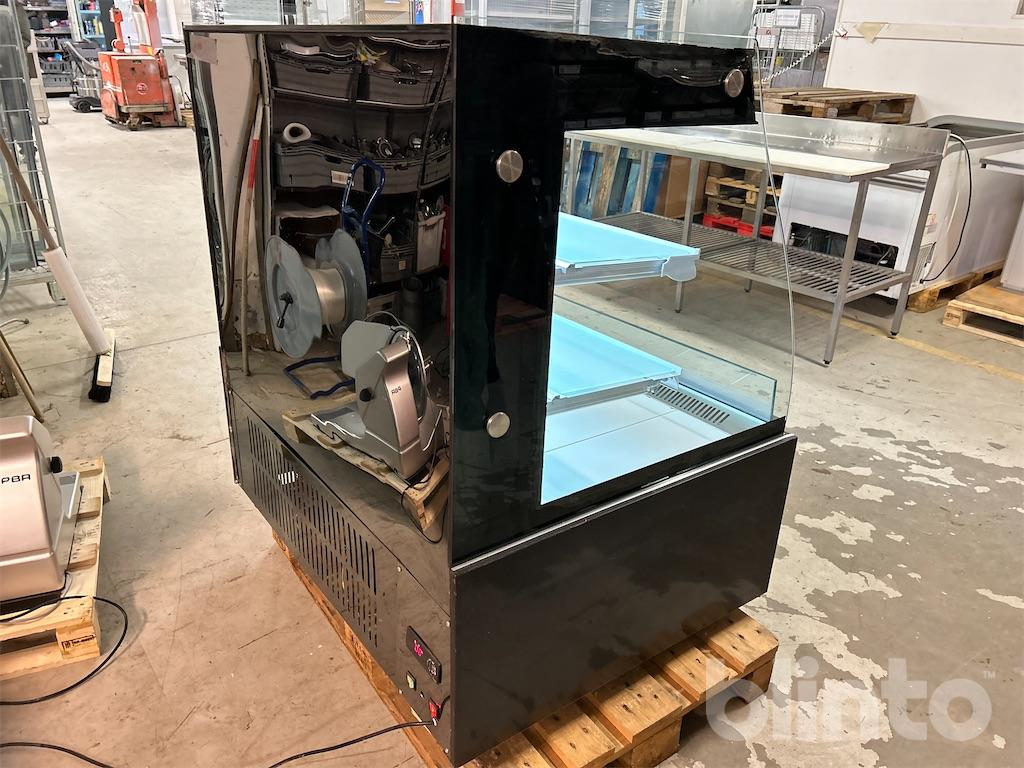 Kyl - Med draperi | Blinto auktioner