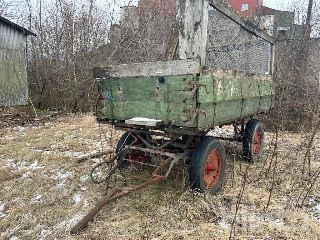 4-hjul Vagn - Med tipp | Blinto auktioner