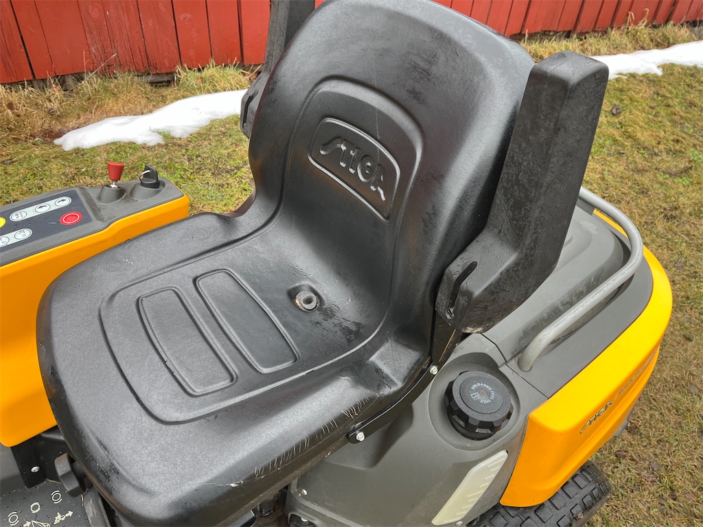 Åkgräsklippare - Stiga Park PRO 540 IX | Blinto auktioner