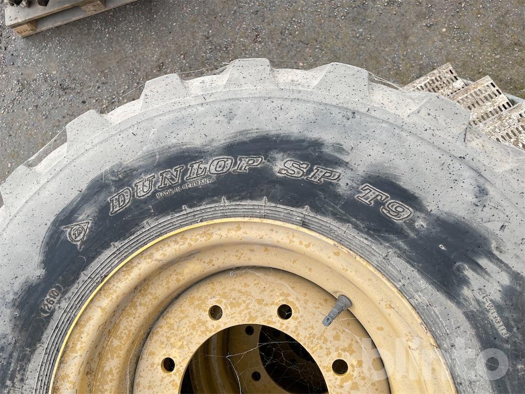 Kompletta hjul - 405/70R18 | Blinto auktioner