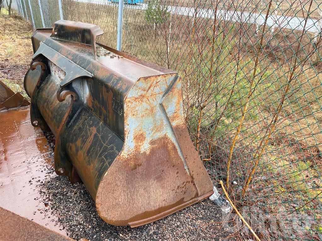 Lastarskopa - 2450 | Blinto auktioner