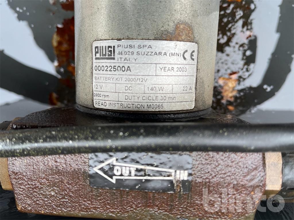 Dieseltank - Med pumpmunstycke | Blinto auktioner