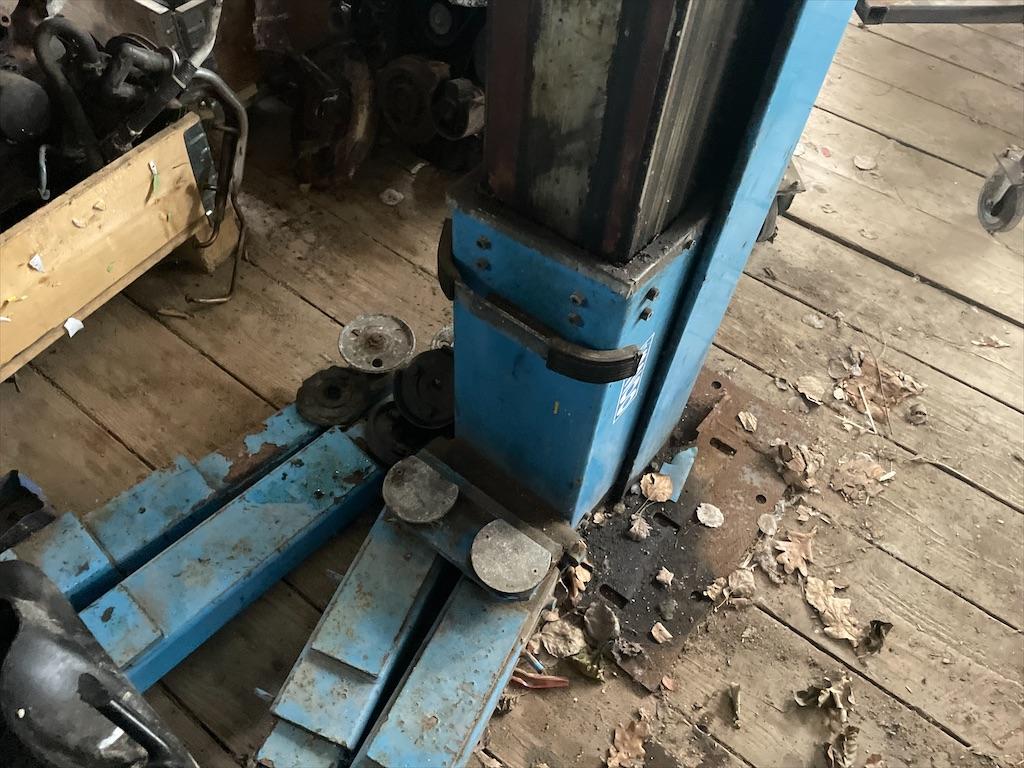 Billyft - OMCN | Blinto auktioner