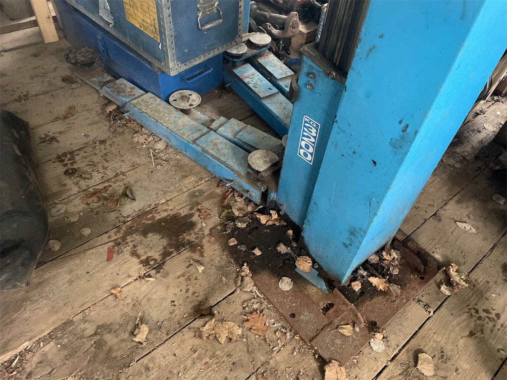 Billyft - OMCN | Blinto auktioner