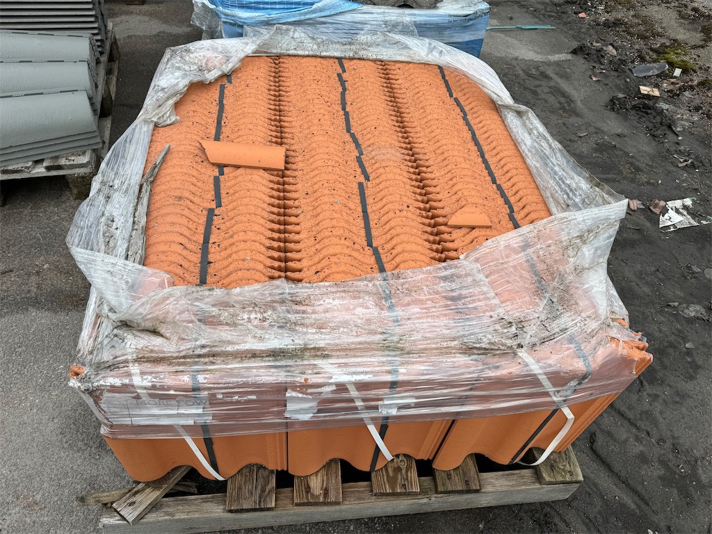 Takpannor - Monier | Blinto auktioner