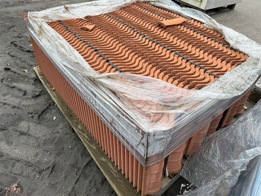 Takpannor - Monier | Blinto auktioner