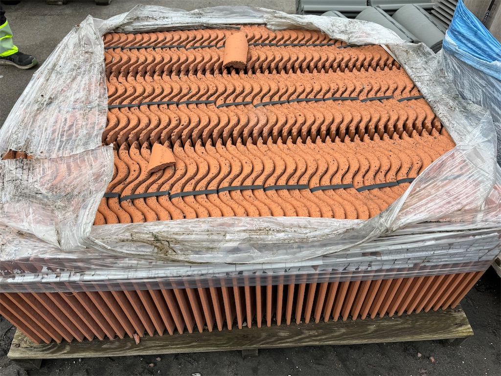 Takpannor - Monier | Blinto auktioner