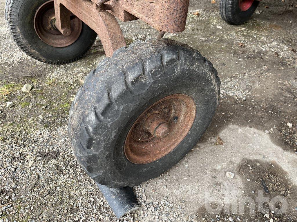 Vagn - Kärra | Blinto auktioner