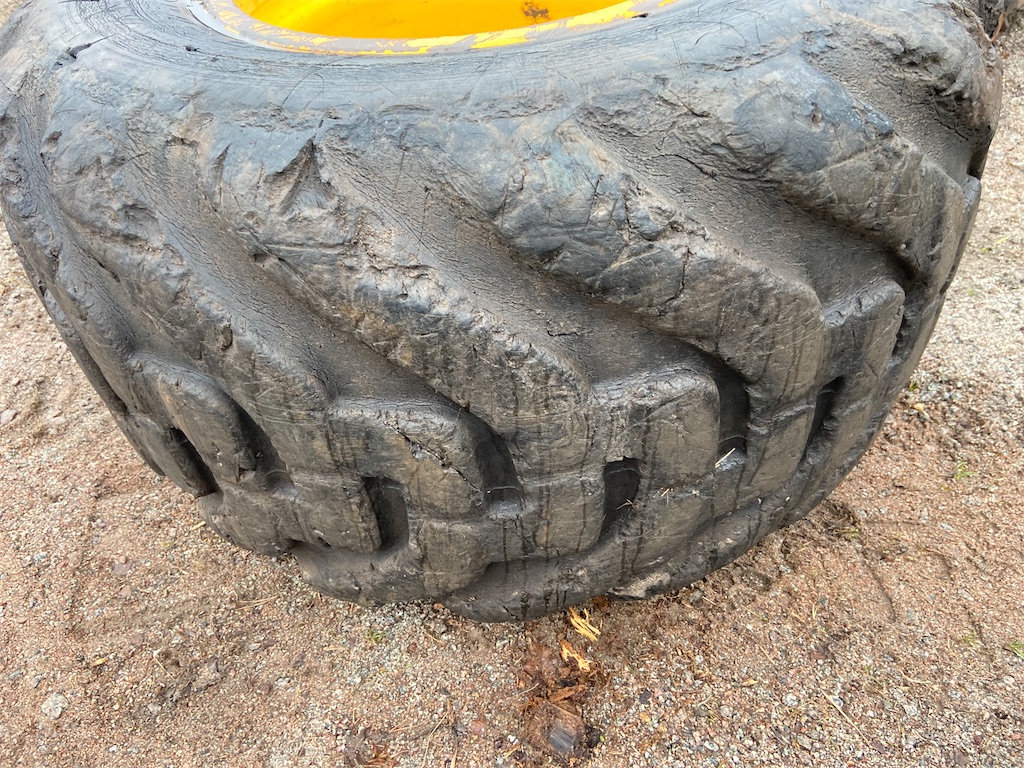 Skogsmaskinsdäck - Forrest King | Blinto auktioner