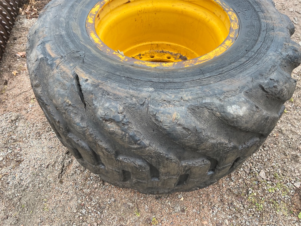 Skogsmaskinsdäck - Forrest King | Blinto auktioner