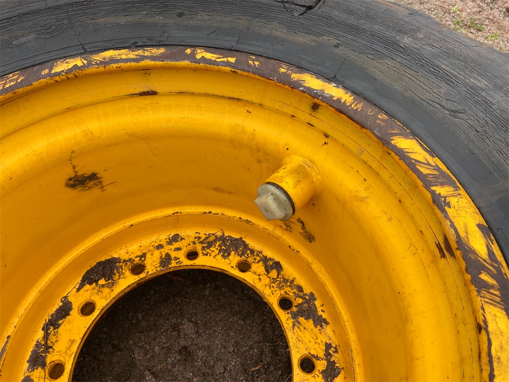 Skogsmaskinsdäck - Forrest King | Blinto auktioner