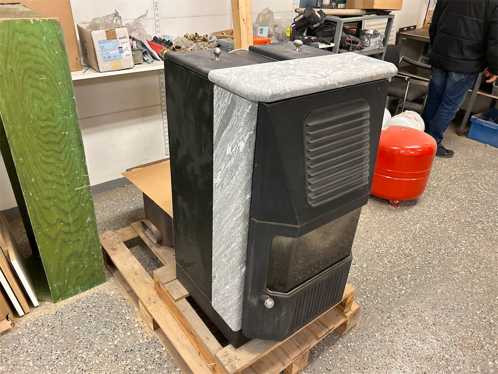 Pelletskamin - Mysinge KMP | Blinto auktioner