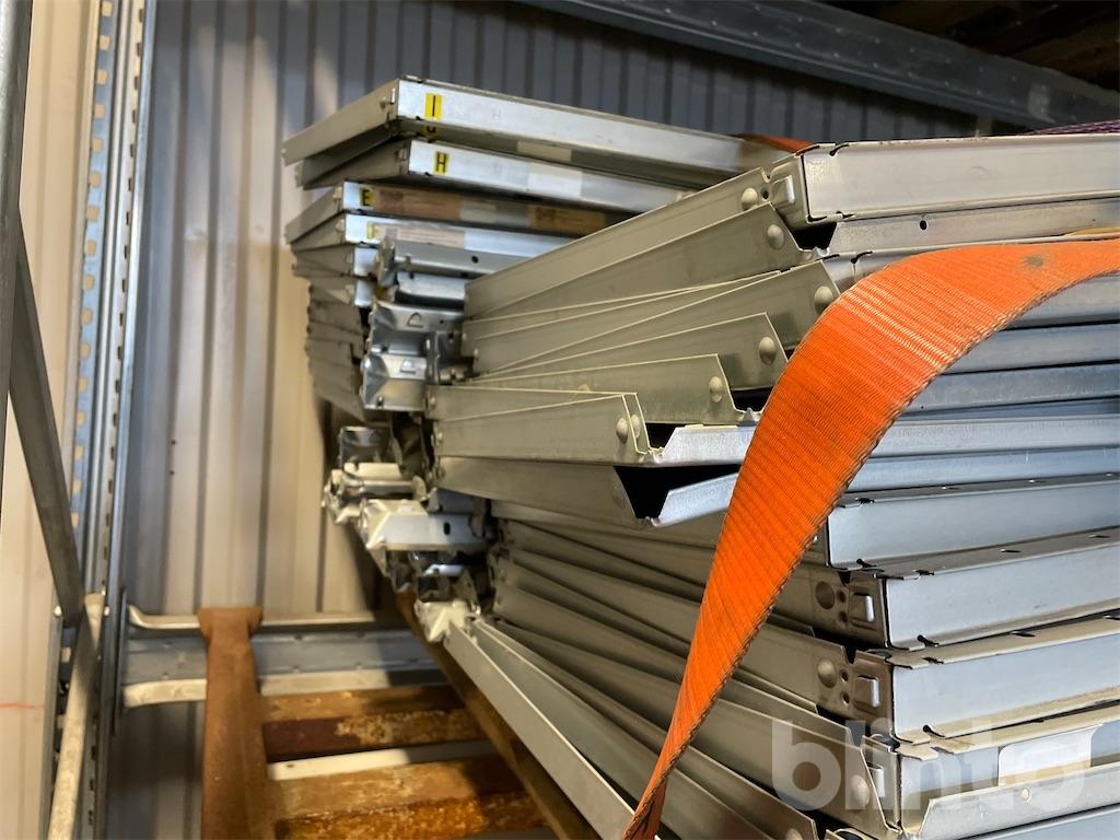 Blandade hyllsystem - Blandade hyllsystem | Blinto auktioner