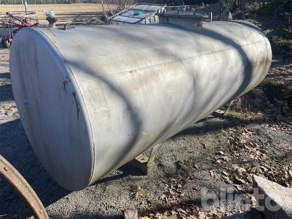 Tank - 3 kubik | Blinto auktioner