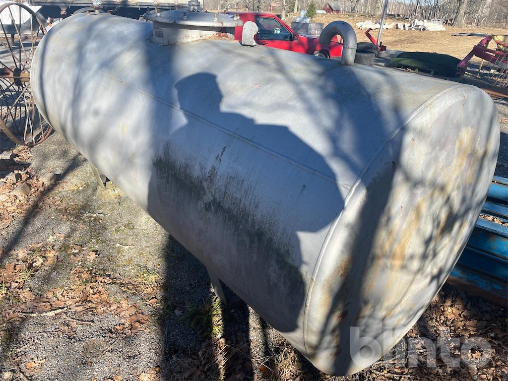 Tank - 3 kubik | Blinto auktioner