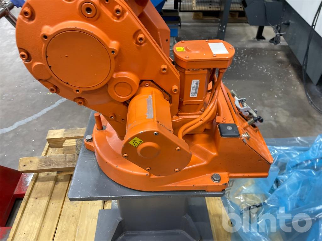 Robotcell - Svia Multiflex 120 | Blinto auktioner