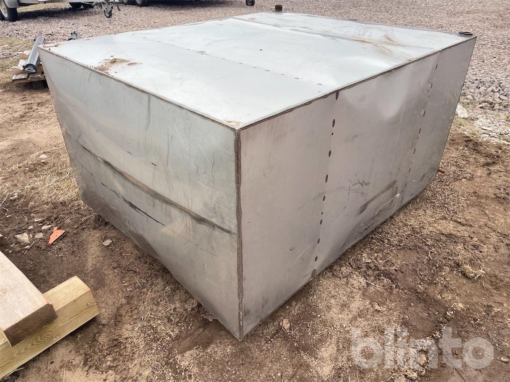 Rostfri tank - Dieseltank | Blinto auktioner