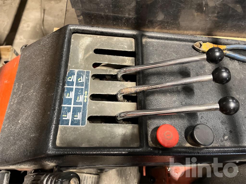 Skjutstativtruck - BT RT1350E / 12 | Blinto auktioner