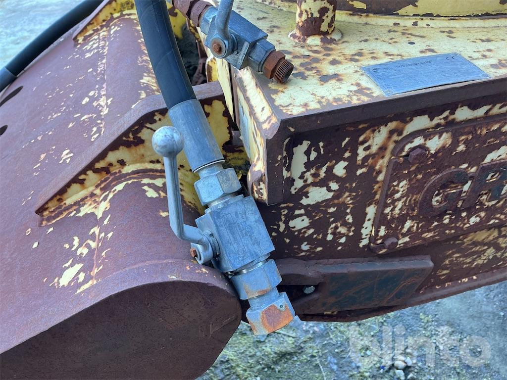 Grip - MBI GR2200 | Blinto auktioner