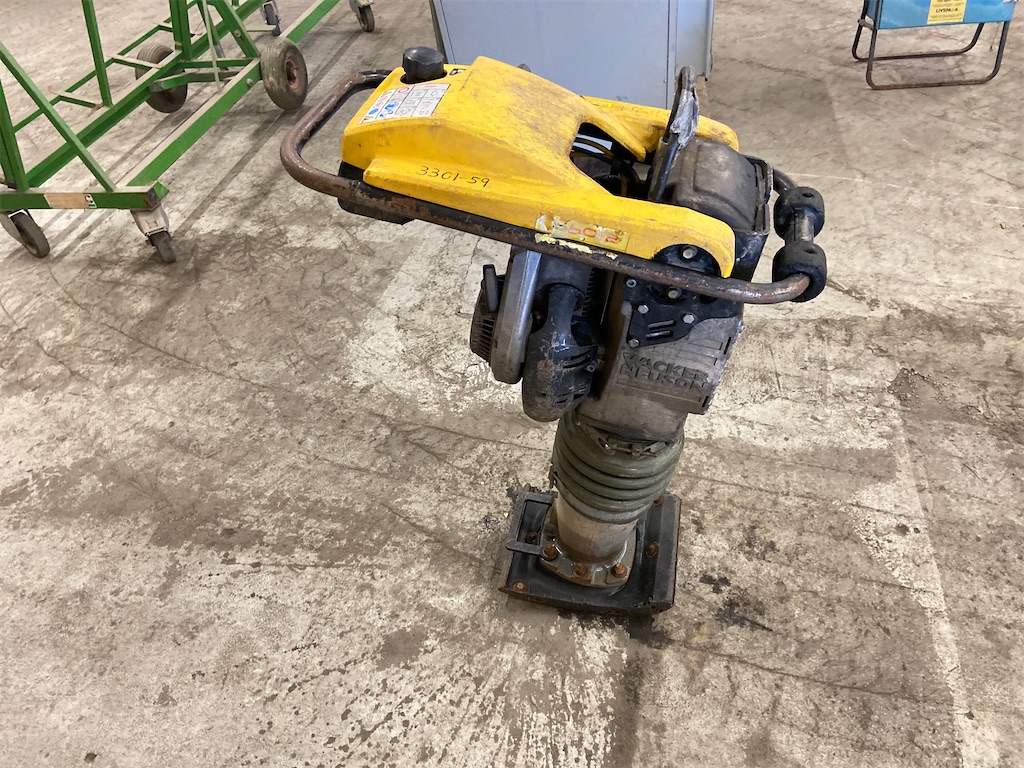 Stamp - Wacker neuson | Blinto auktioner