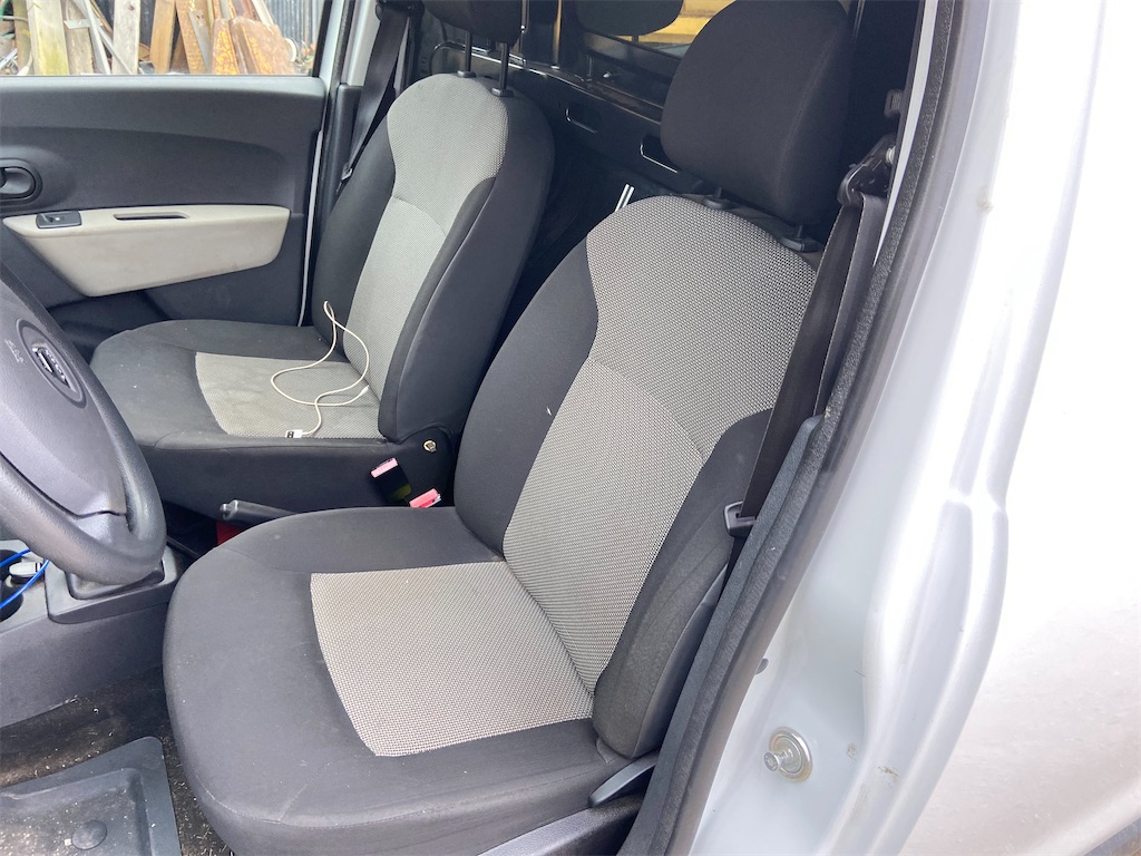 Distributionsbil - DACIA SD Dokker | Blinto auktioner