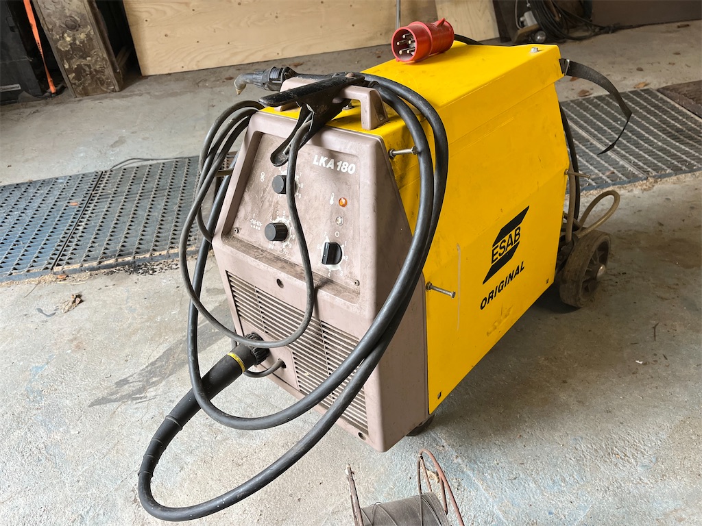 Migsvets + gastub - ESAB LKA 180 | Blinto auktioner