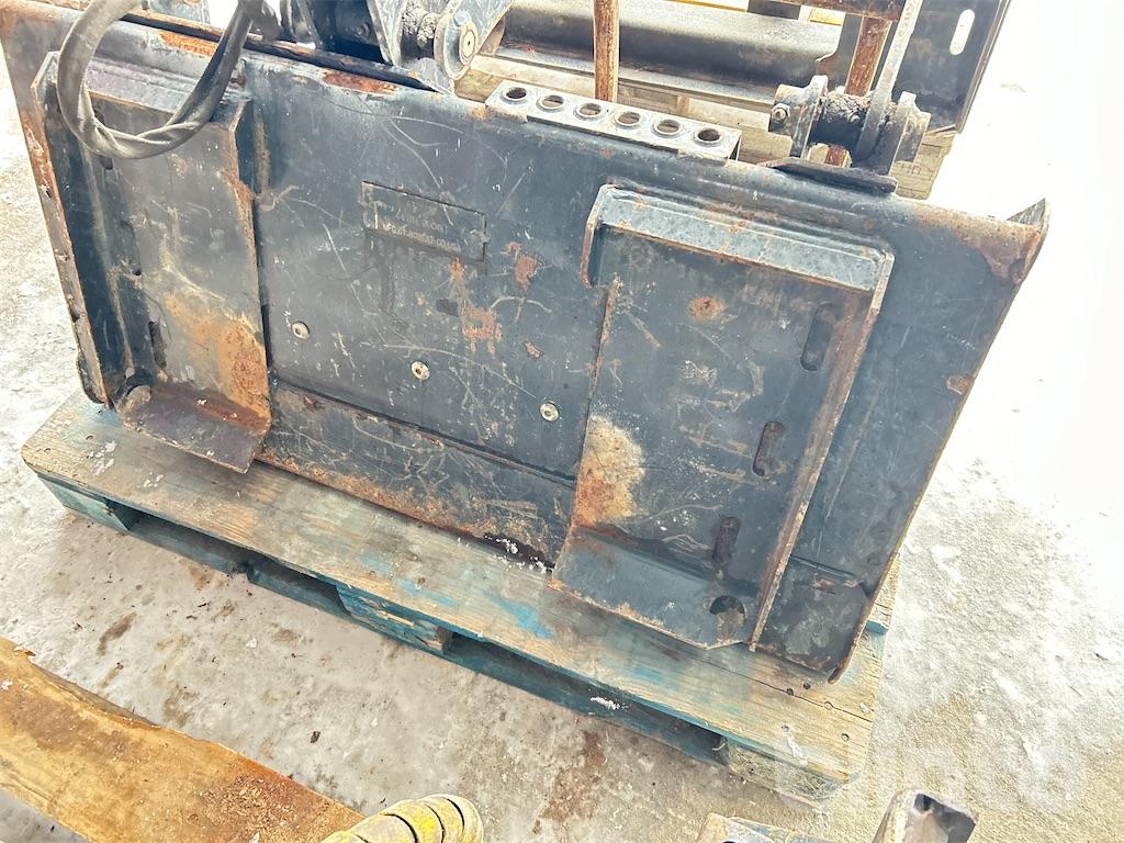 Skopa med klo - MFC By IR-Bobcat | Blinto auktioner