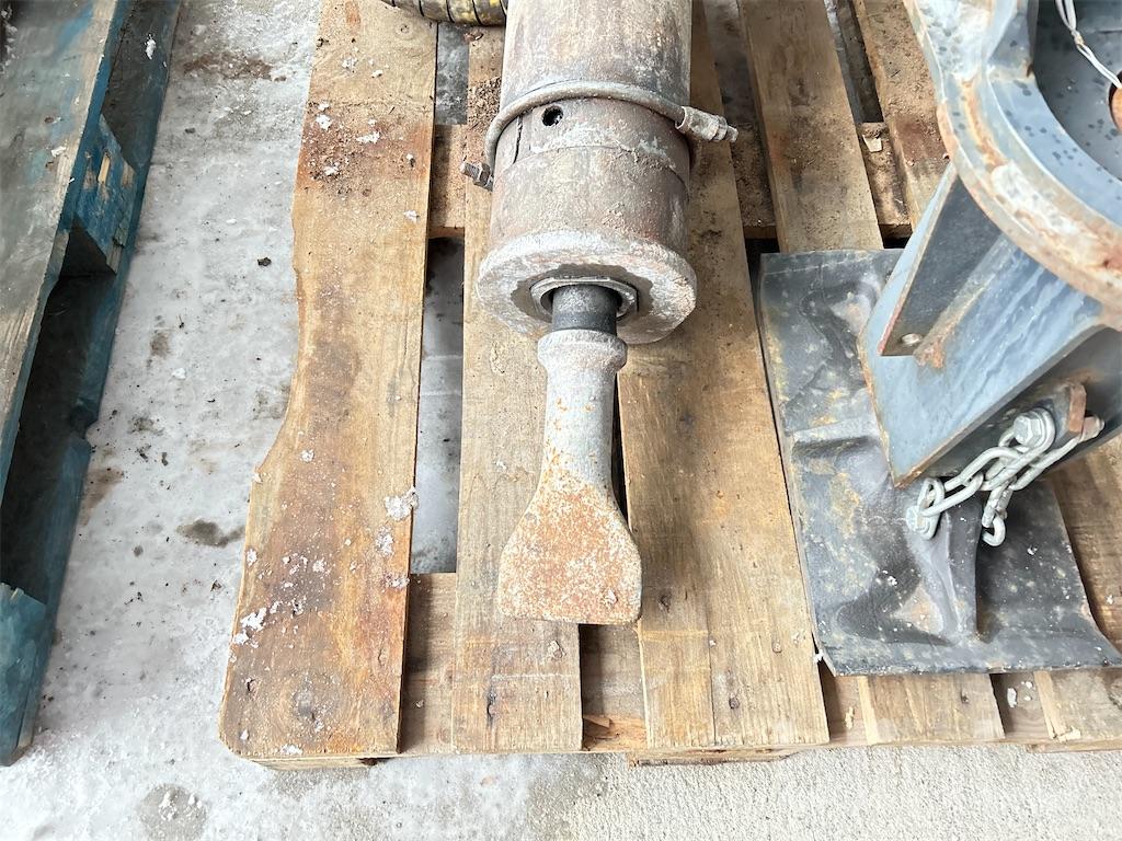 Hydraulhammare - MFC By IR-Bobcat | Blinto auktioner