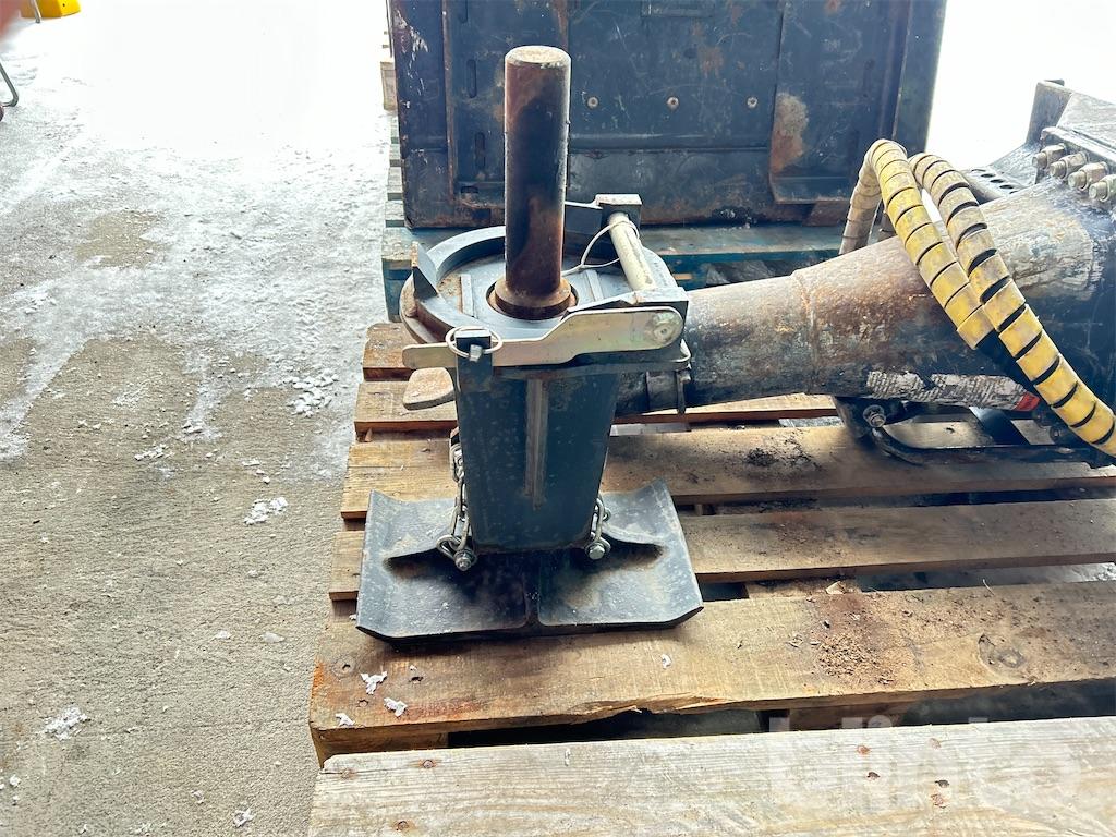 Hydraulhammare - MFC By IR-Bobcat | Blinto auktioner