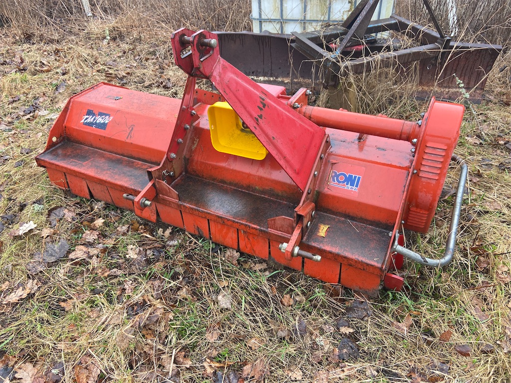 Betesputs - Caroni Spa TM 1600 | Blinto auktioner