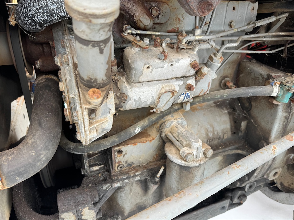 Traktor - MASSEY FERGUSON 135 | Blinto